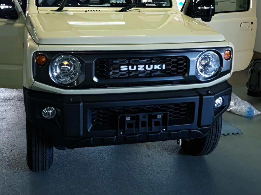 スズキ ジムニー XC 4WD シフォンアイボリーメタリック 新車 U様に納車させて頂きました | INFORMATION | 輸入車専門店ハンドオーバー / hand over
