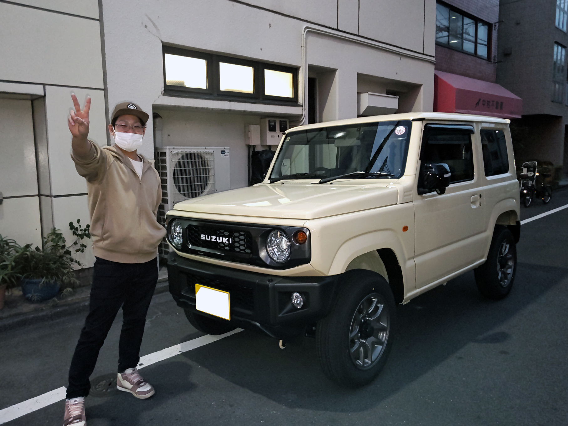 スズキ ジムニー XC 4WD シフォンアイボリーメタリック 新車 U様に納車させて頂きました | INFORMATION | 輸入車専門店ハンドオーバー / hand over