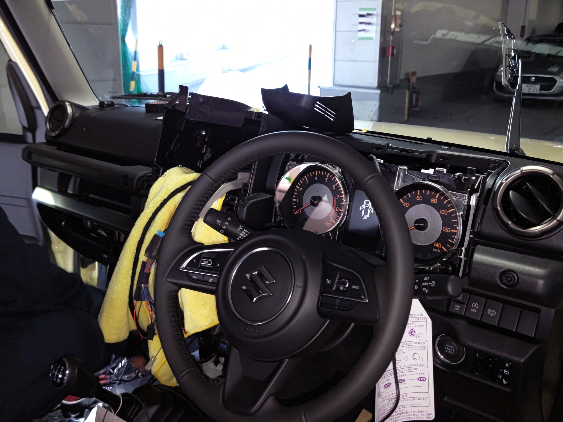 スズキ ジムニー XC 4WD シフォンアイボリーメタリック 新車 U様に納車させて頂きました | INFORMATION | 輸入車専門店ハンドオーバー / hand over